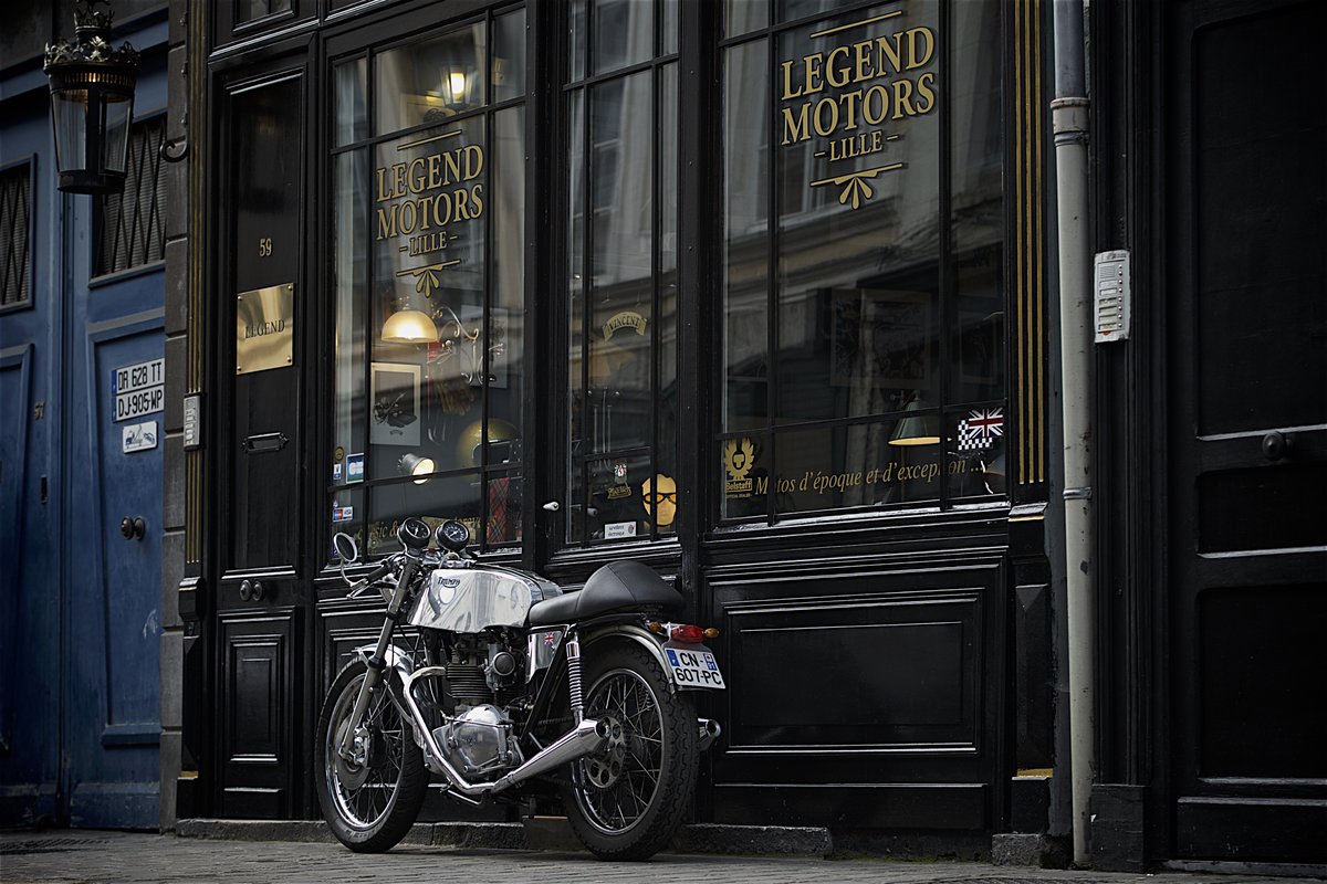 Triumph T140 Cafe Racer 1977, à vendre chez Legend Motors Lille ...