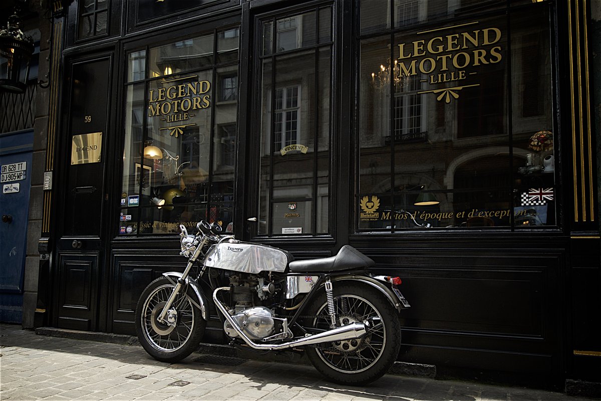 Triumph T140 Cafe Racer 1977, à vendre chez Legend Motors Lille ...