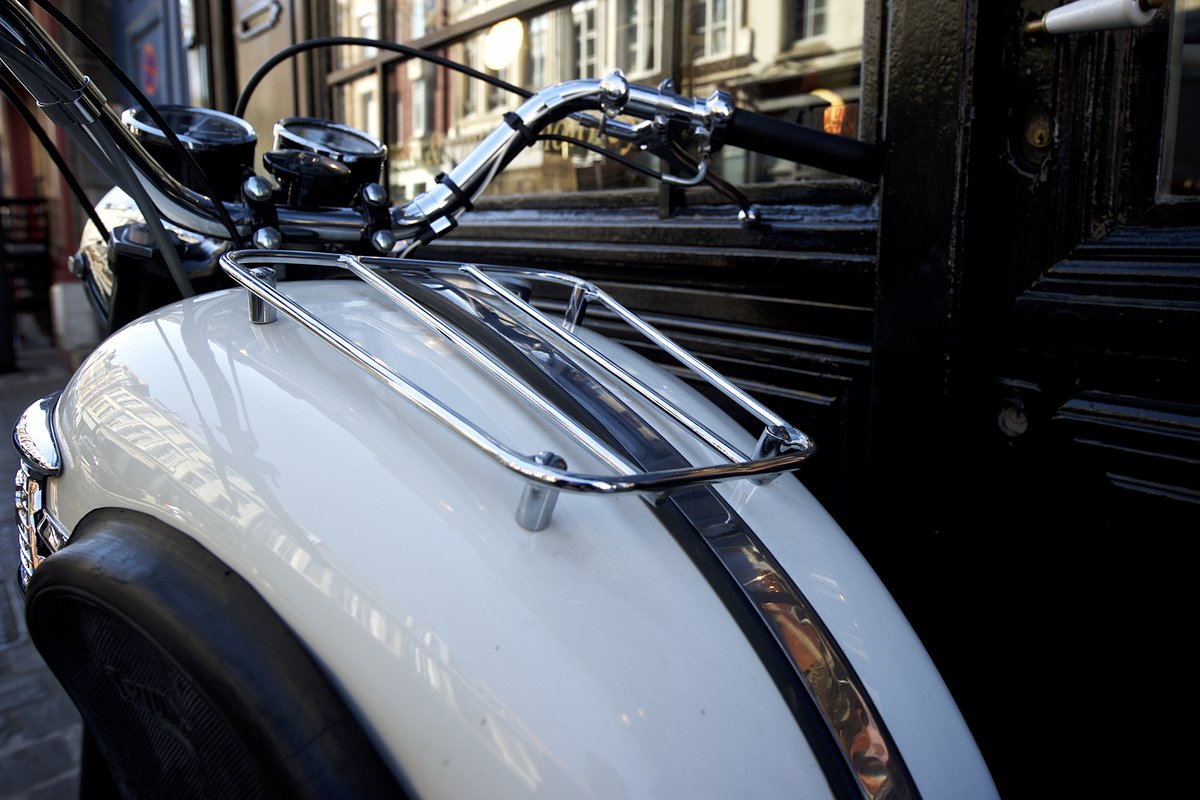 Triumph TR6 “pre-unit” 1959, à vendre chez Legend Motors Lille ...